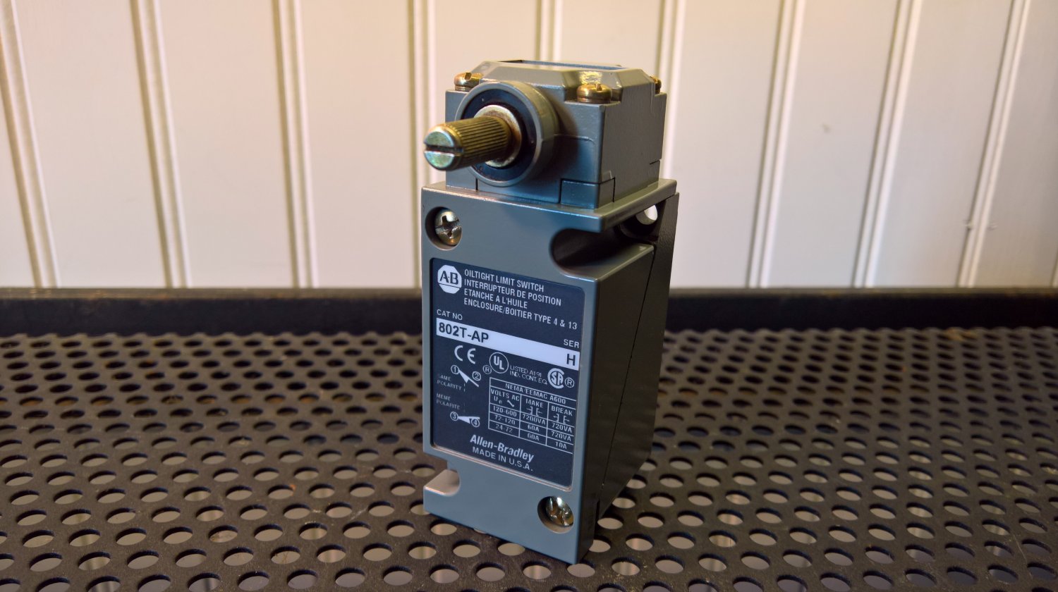 Allen-Bradley Oiltight Limit Switch (802T-AP) *NOB*