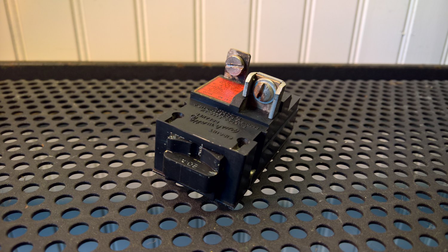 Bulldog P1 Pushmatic Circuit Breaker (31120) 20Amp 240Volt 1Pole *USED*