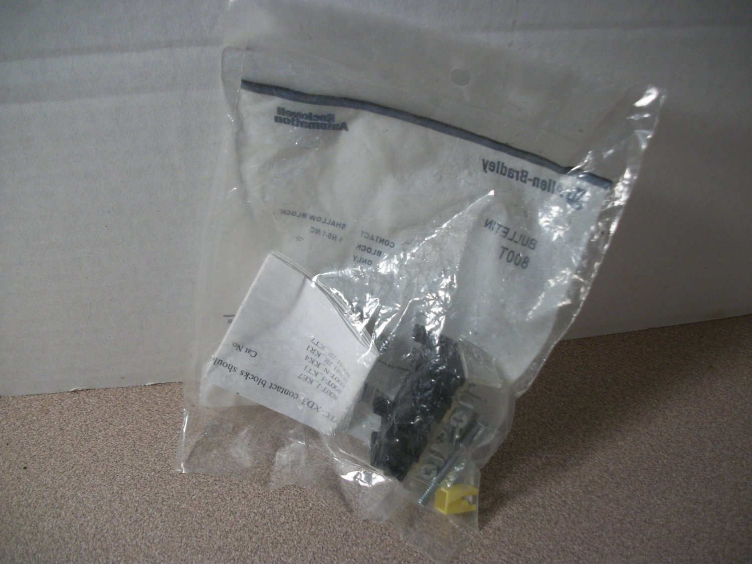 Allen-Bradley 1N.O. 1N.C. Shallow Block Contact Block (800T-XA) *NEW*