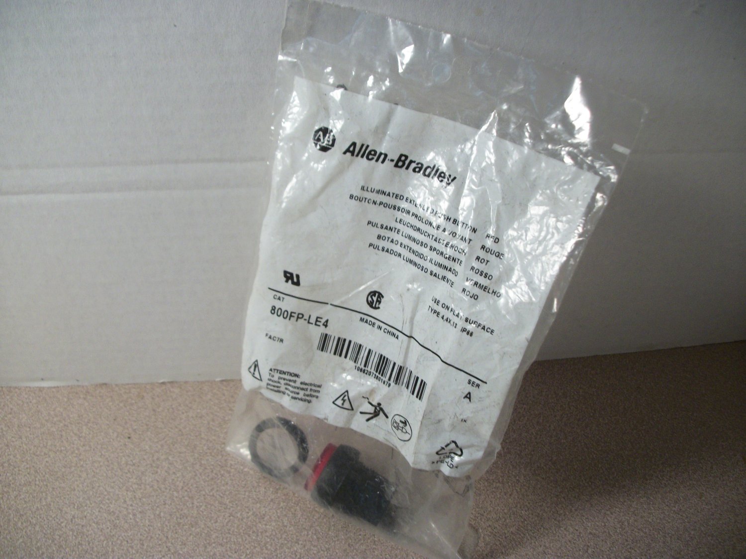 Allen-Bradley Red Illuminated Extended Pushbutton (800FP-LE4) *NEW*