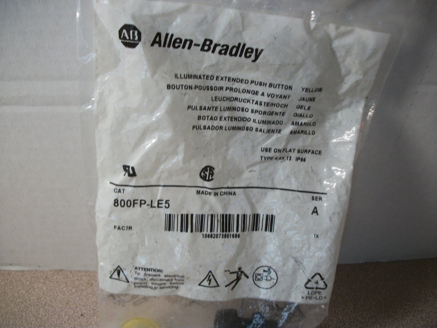Allen-Bradley Yellow Illuminated Extended Pushbutton (800FP-LE5) *NEW*