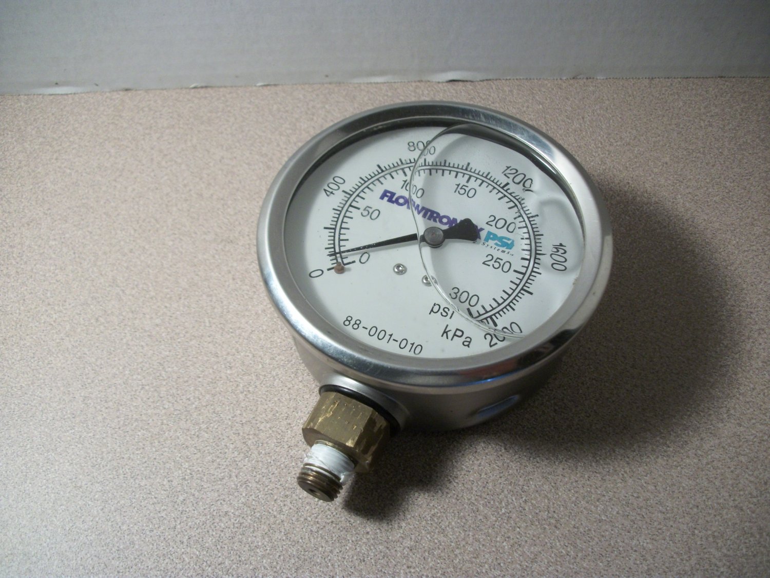 Flowtronix Pressure Gauge (88-001-010) 0-300PSI 0-2000kPa *USED*