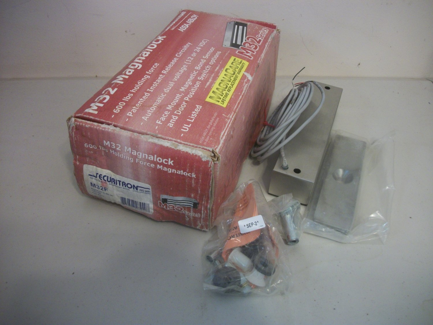 Securitron M32 Magnalock Face Mount Electromagnetic Lock (M32F) 12 ...