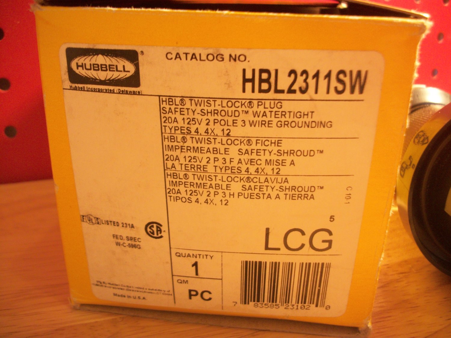 Hubbell Twist-Lock Watertight Plug (HBL2311SW) 20Amp 125Volt 2Pole 3W+G ...