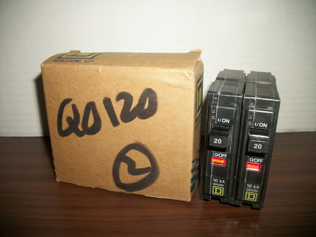 Square D Box of 2 QO Circuit Breakers (QO120) 20Amp 240Volt 1Pole 10kA ...