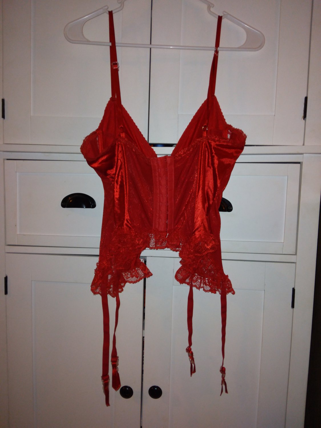 Unforgettable Red Bustier Garter Large (EC211) D8