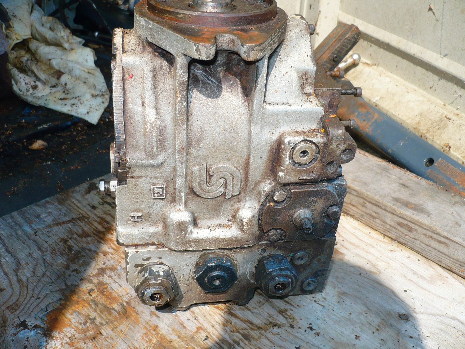 Sauer Sundstrand 90 Series Axial Piston Hydraulic Pump SR II System