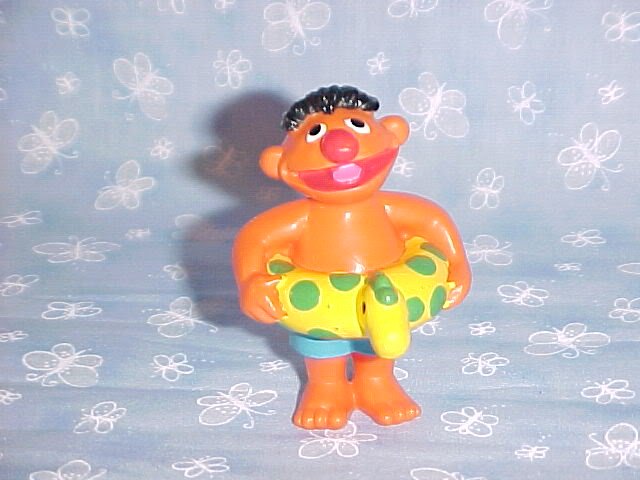 2" tall Sesame Street SWIMMING POOL ERNIE PVC Figure