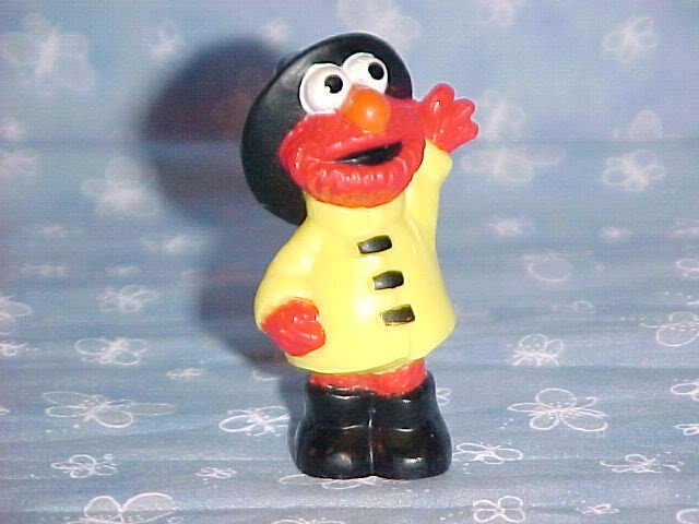 2" Sesame Street Muppet ELMO AS FIREMAN PVC Figure Toy