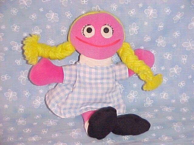 8" tall Sesame Street BEANS Muppets BETTY LOU Plush