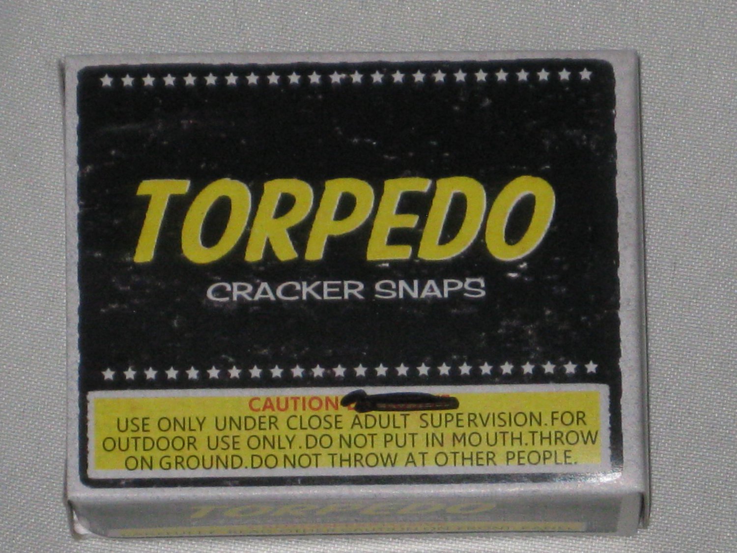 (15) BOXES (300 pcs) RED CRACKER ADULT SNAPS