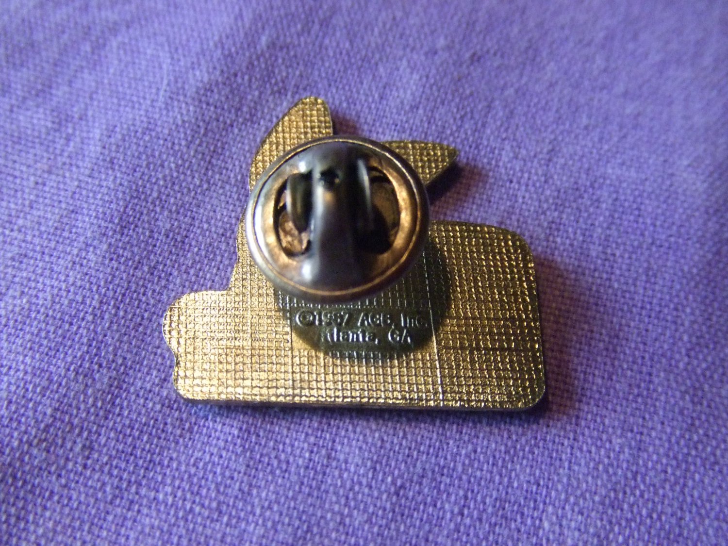 Vintage Ski Bunny Rabbit Head Wearing Goggles Pin Tie Tack Hat Pin