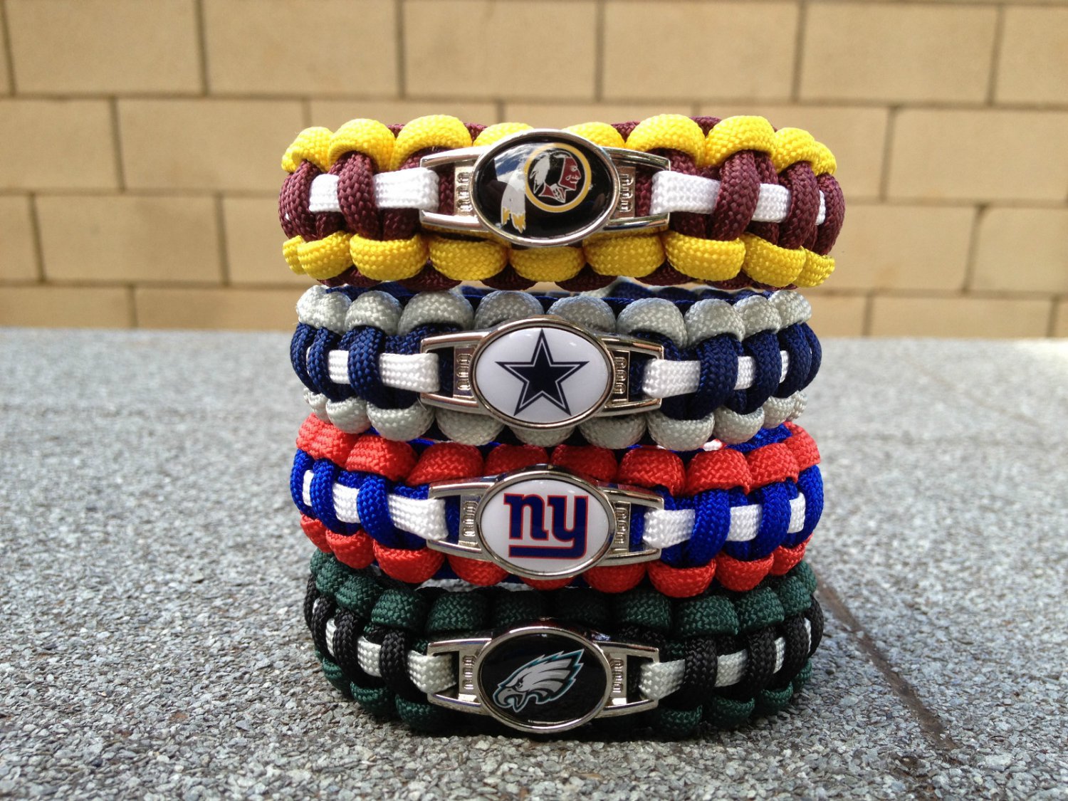 Team/Logo Paracord Bracelet with charm.