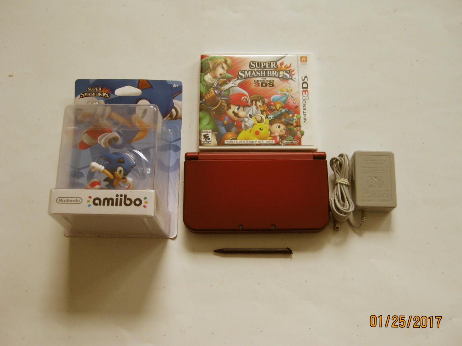 Red Nintendo New 3ds xl w Super Smash Bros & More!!!