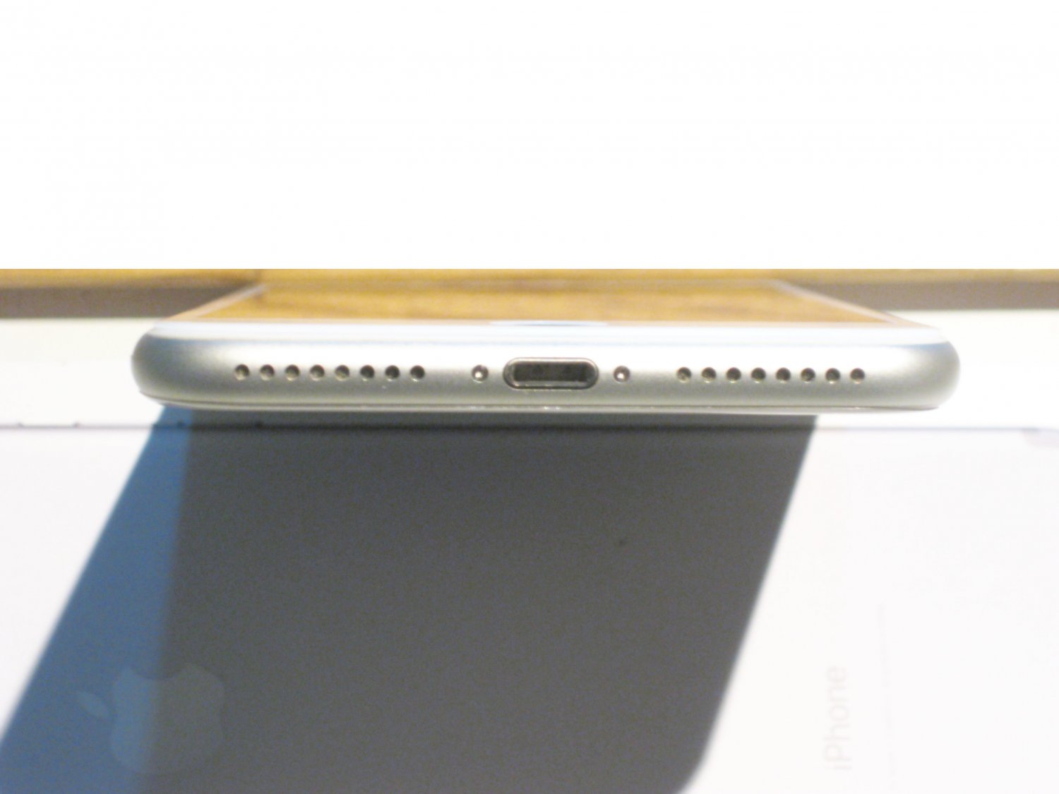 New Condition 32gb Silver Verizon A1661 Iphone 7 Plus DEAL!