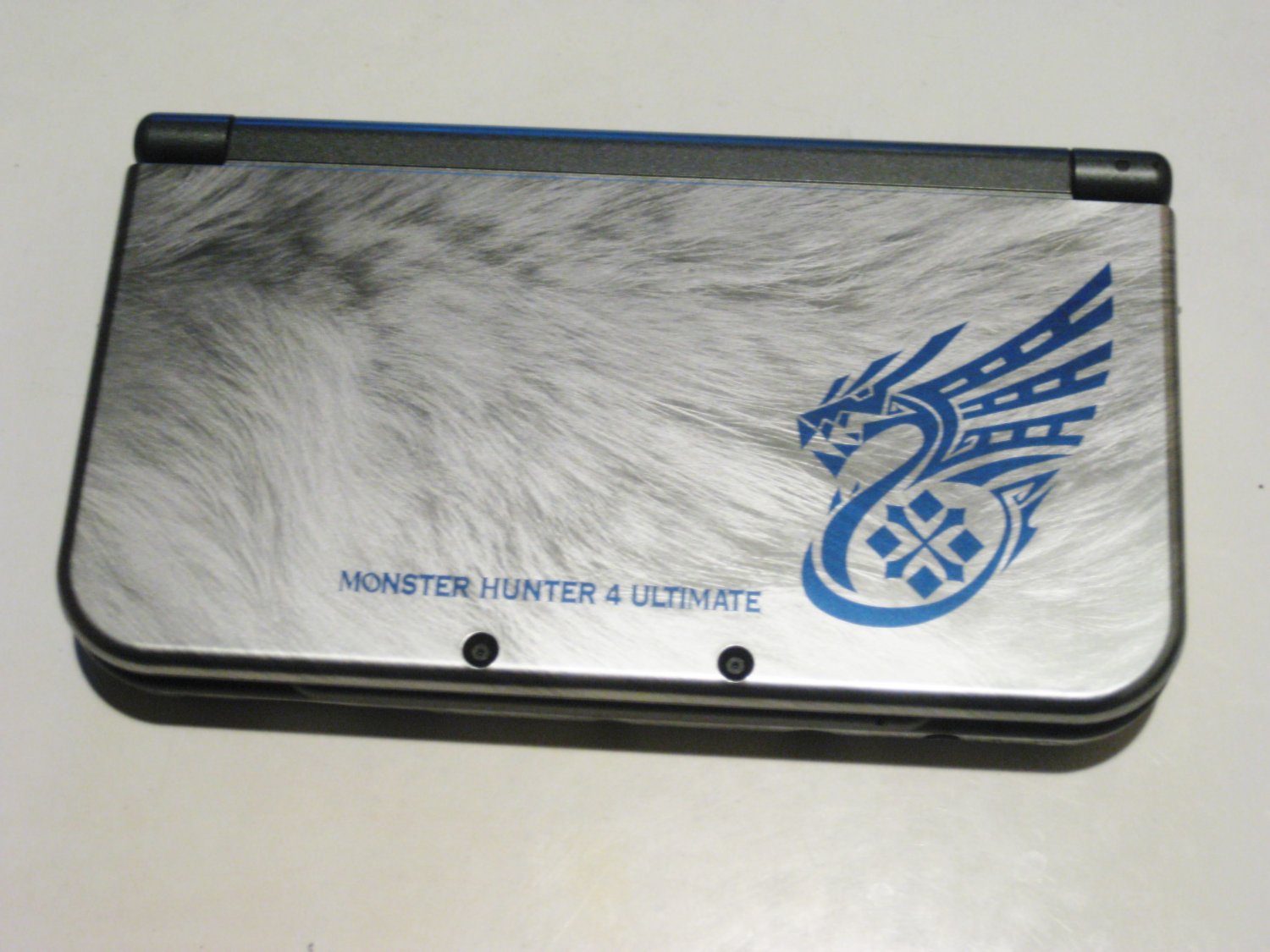Nintendo New 3ds xl Silver Monster Hunter Limited Edition w COD & More!