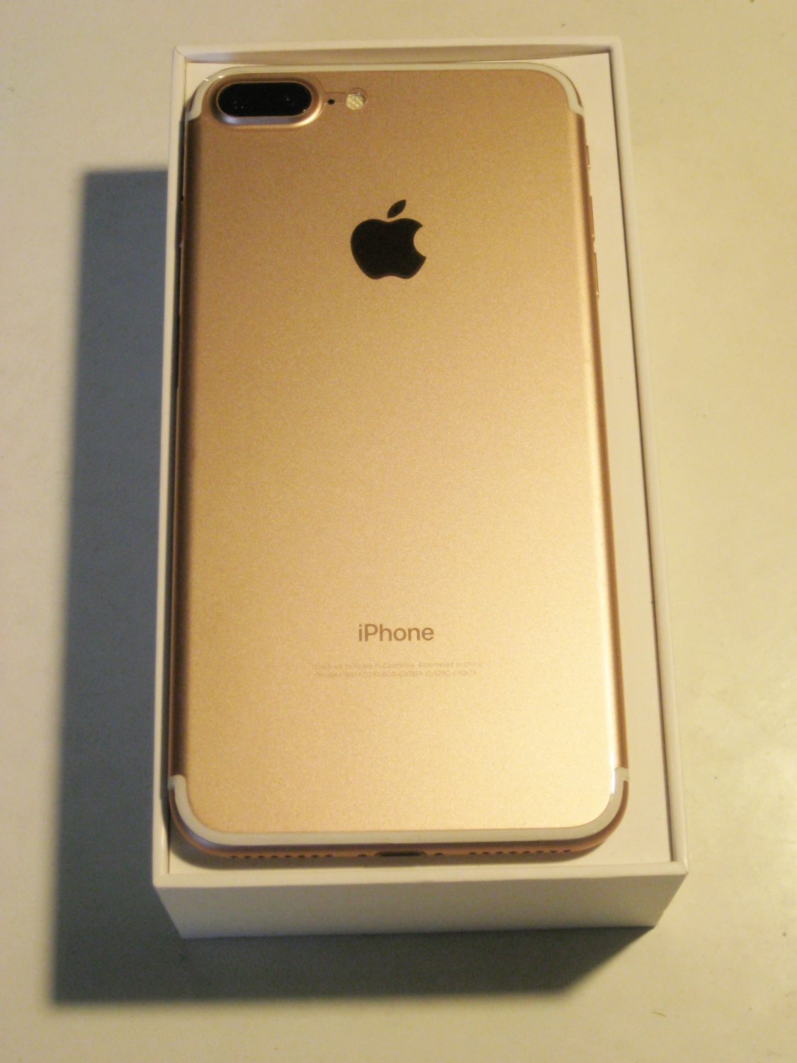 NEW Cond. Unlocked 32gb (A1661) Iphone 7 Plus Deal!