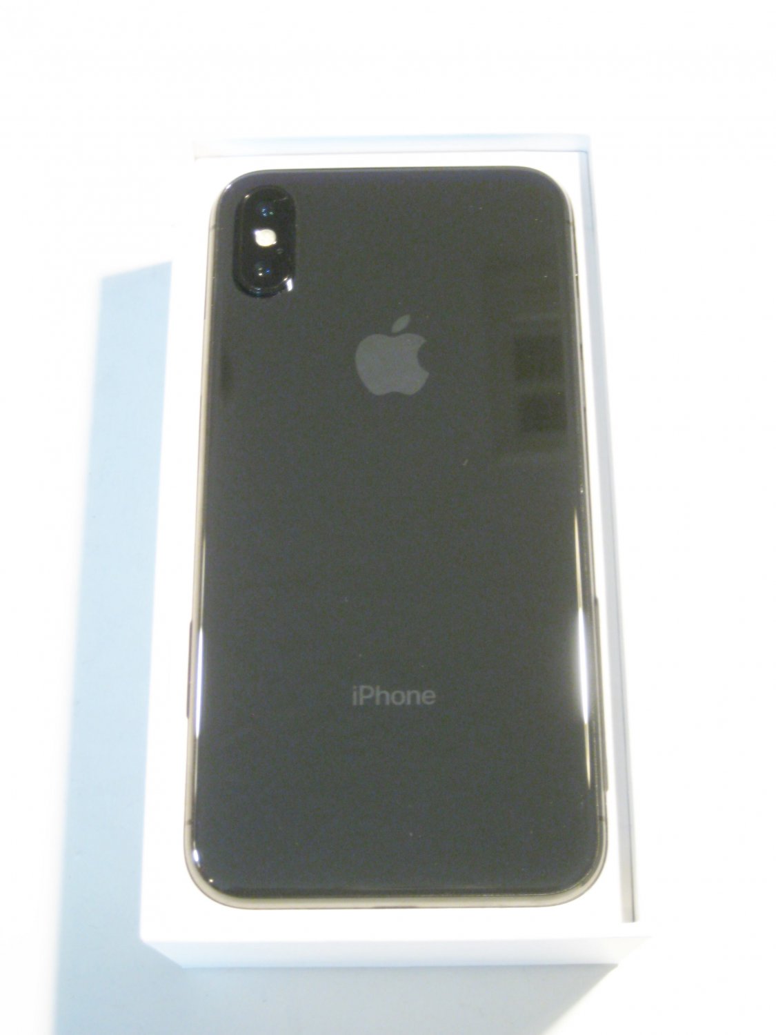 9.8/10 64gb Space Gray T-Mobile/Sprint Iphone X A1865 Bundle!