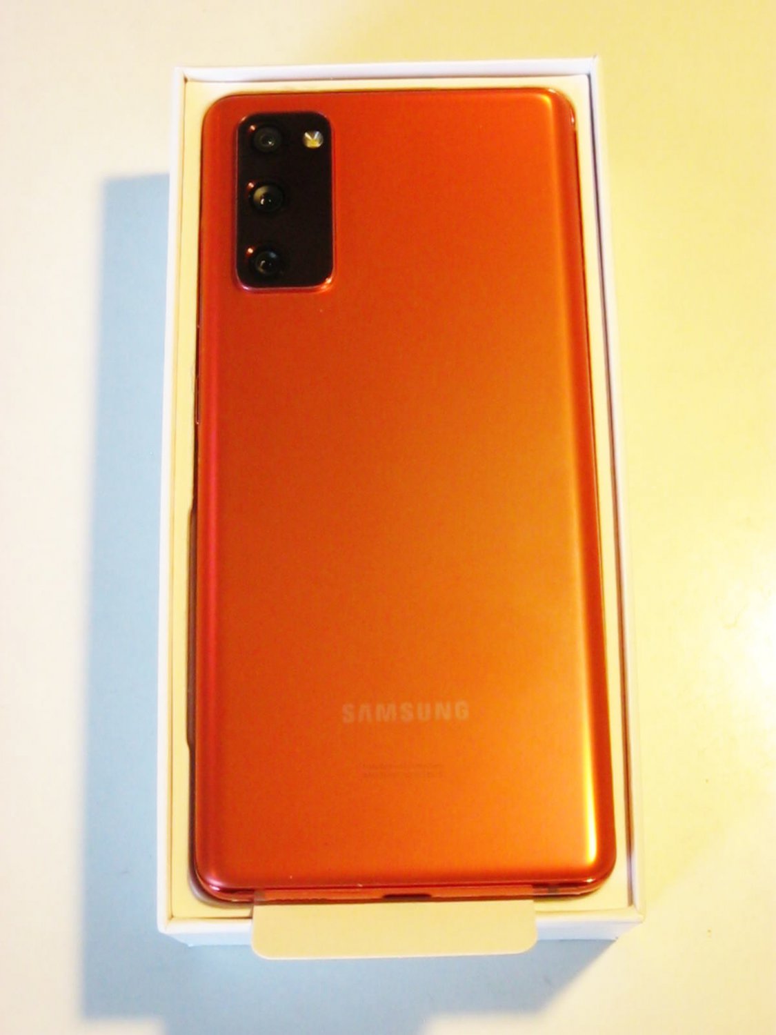 Like- New FACTORY UNLOCKED 128gb Samsung RED S20 FE 5g Deal!! WRRNTY 7/23