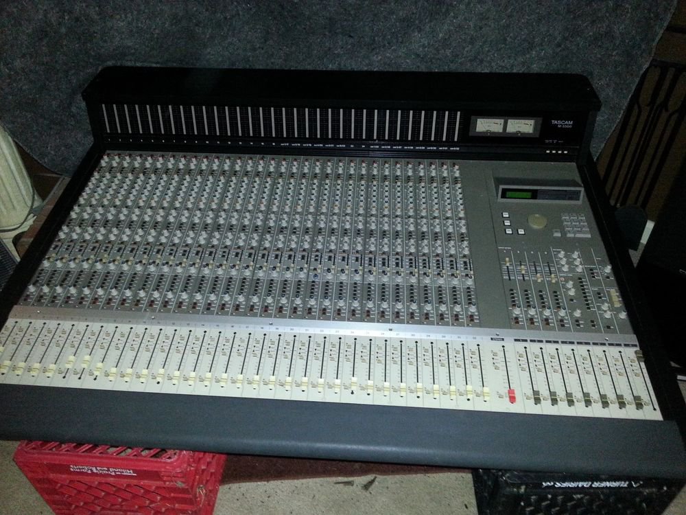 Tascam 3700 32 channel console mixer. With 3500M meter bar.SEE DESCRIPTION