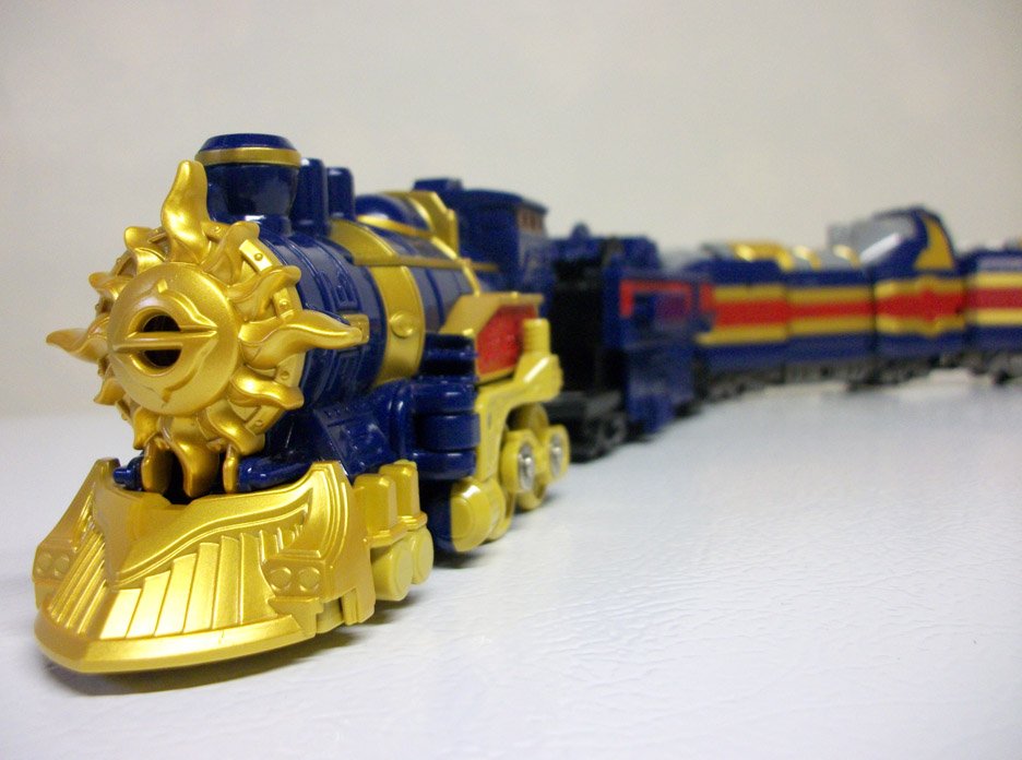 Power Rangers Solar Streak Megazord Mystic Force train w/ sound Bandai 1996