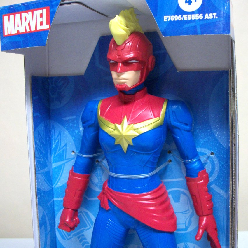 Captain Marvel 9" Marvel Comics action figure Super Hero Carol Danvers ...