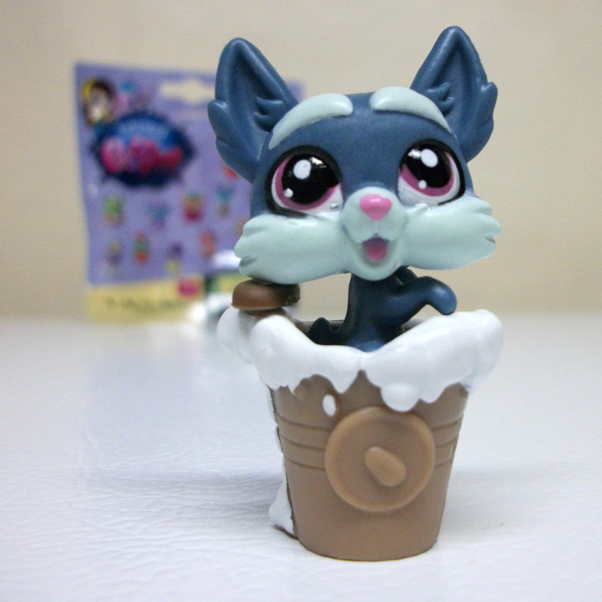 LPS Yorkie 3788 littlest pets series 2 blind-bag collection shop dog ...