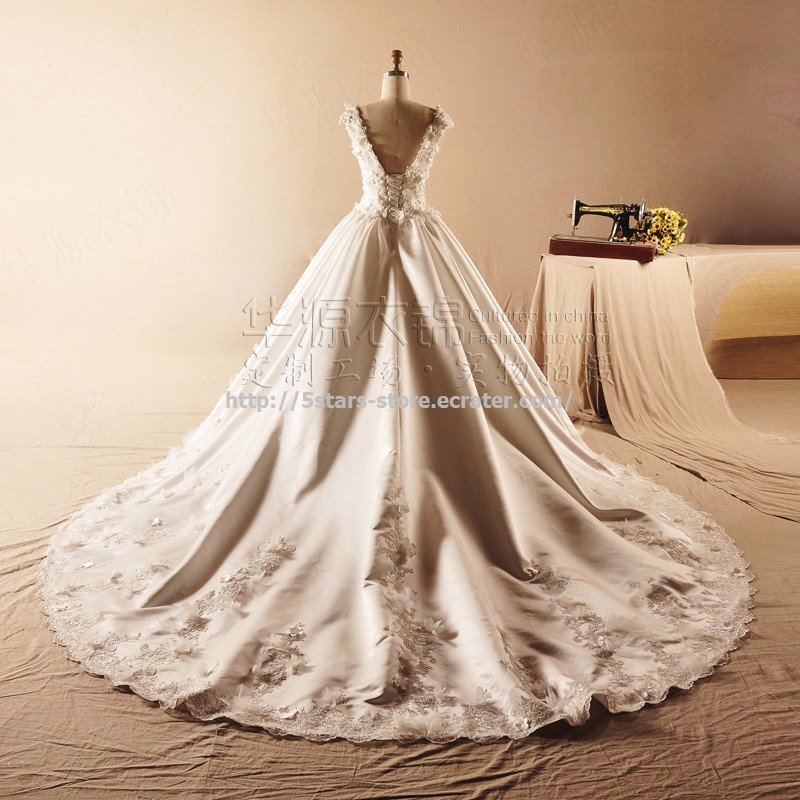 Sweetheart Neck Wedding Dress Sleeveless Appliqued A-Line Floor-Length Bridal Dresses D2015753