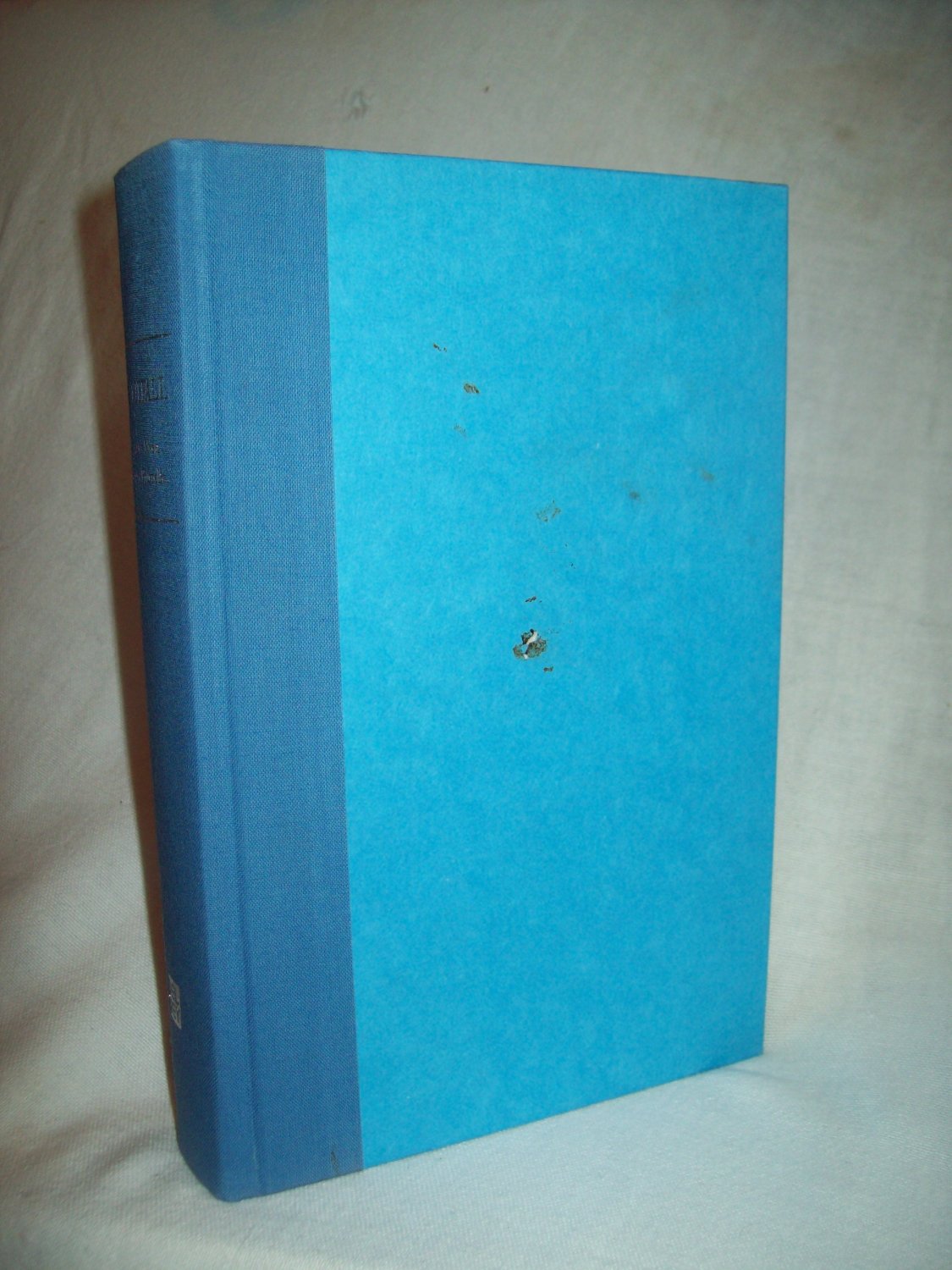 Footfall. Larry Niven & Jerry Pournelle, authors. 1st Edition, 1st ...