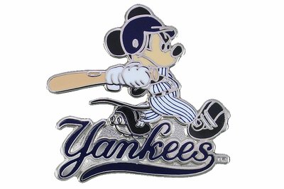 SWW21015P - SILVER TONE NEW YORK YANKEES AND MICKEY MOUSE LOGO LAPEL PIN