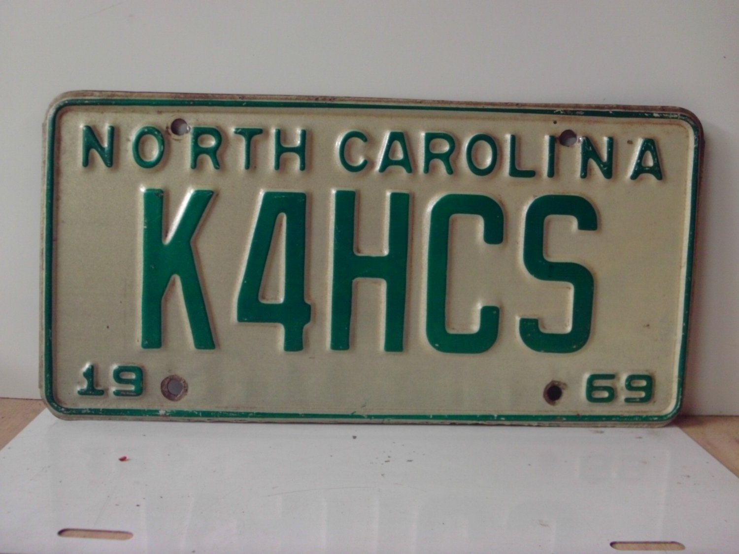 1969 North Carolina NC Amateur Radio License Plate K4HCS NCO2