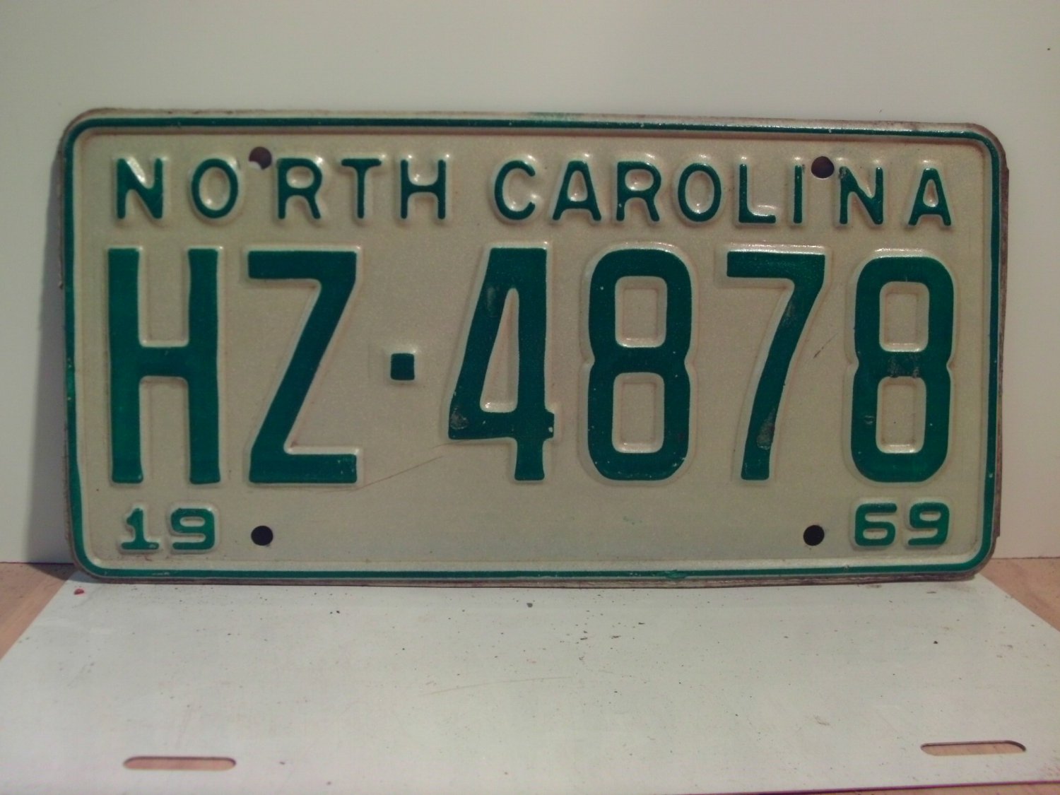 1969 North Carolina NC Passenger YOM License Plate HZ-4878 VG NCY1
