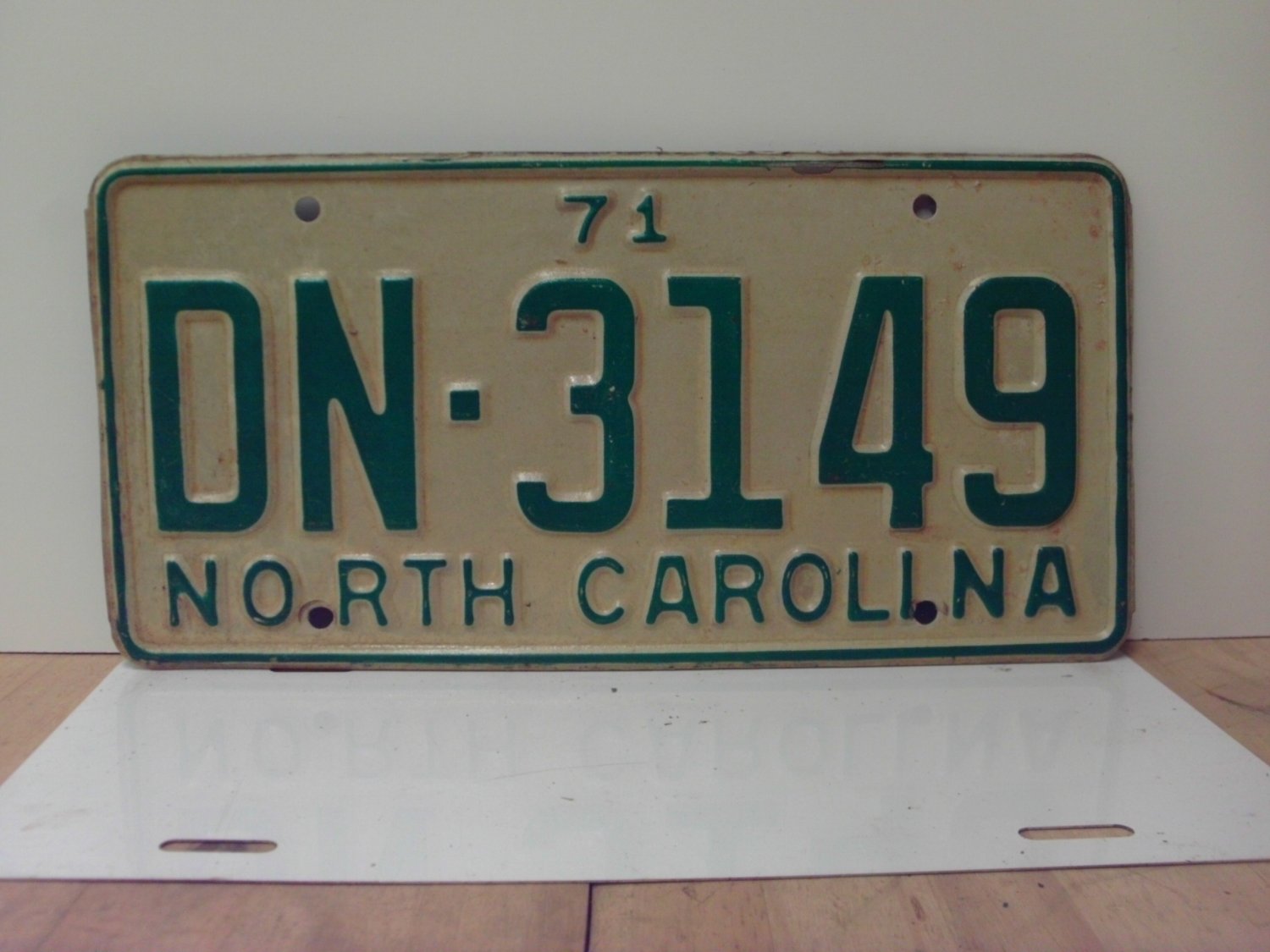 1971 North Carolina YOM License Plate Tag NC DN-3149 VG NCY1