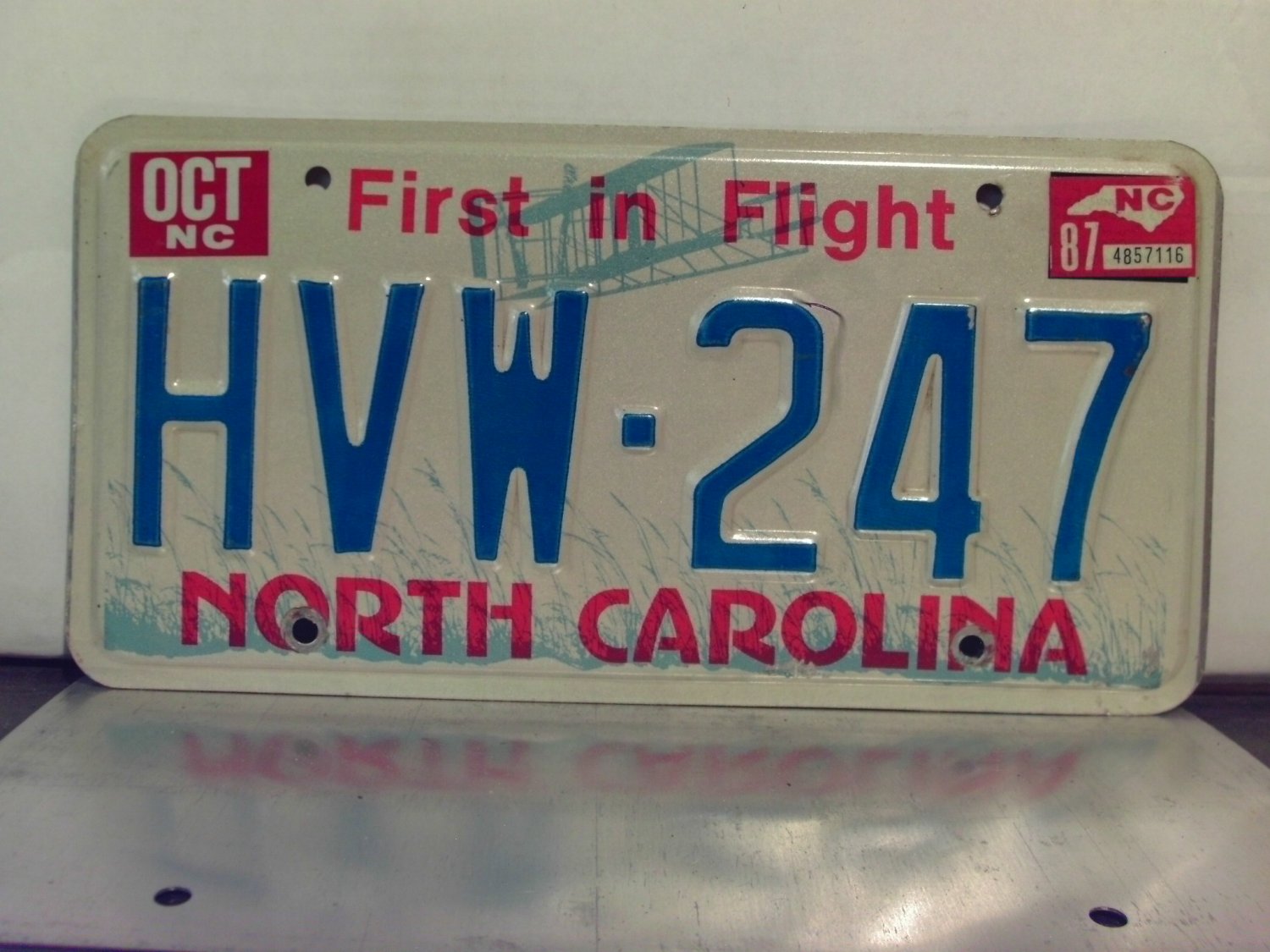 1987 North Carolina NC License Plate HVW-247 YOM VG NCY4