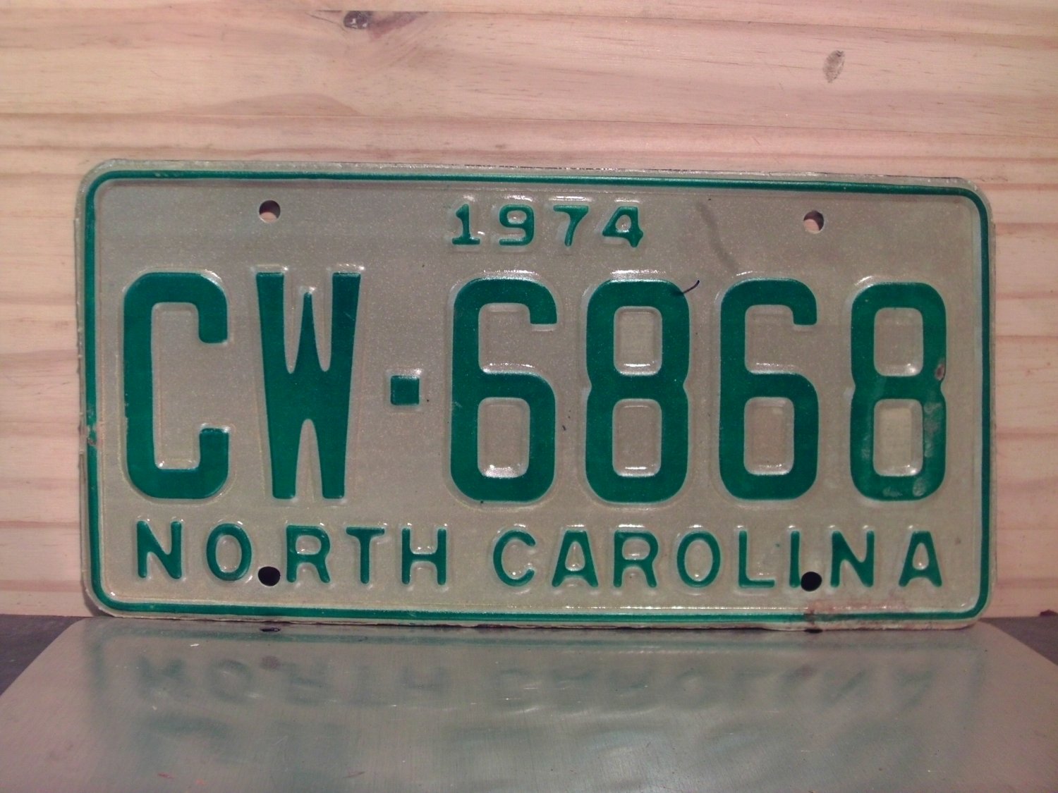 1974 North Carolina Mint YOM Truck License Plate NC CW-6868 NCY5