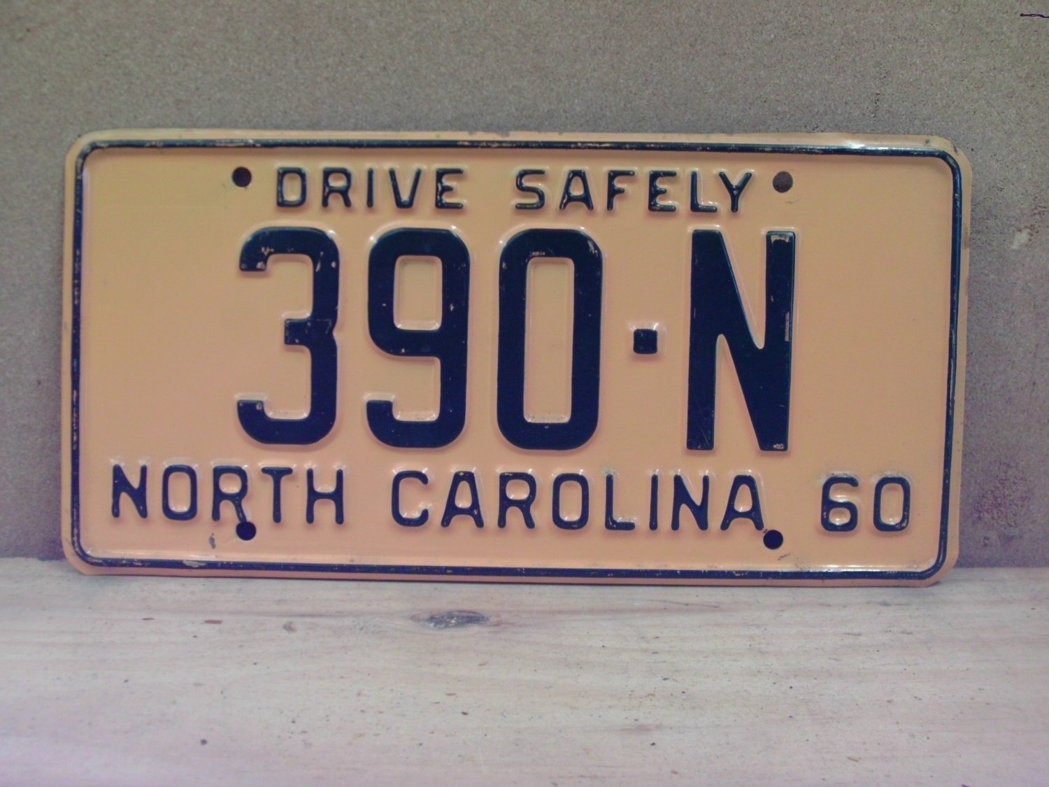 1960 North Carolina Special Mobile Truck License Plate NC 390-N NCB2