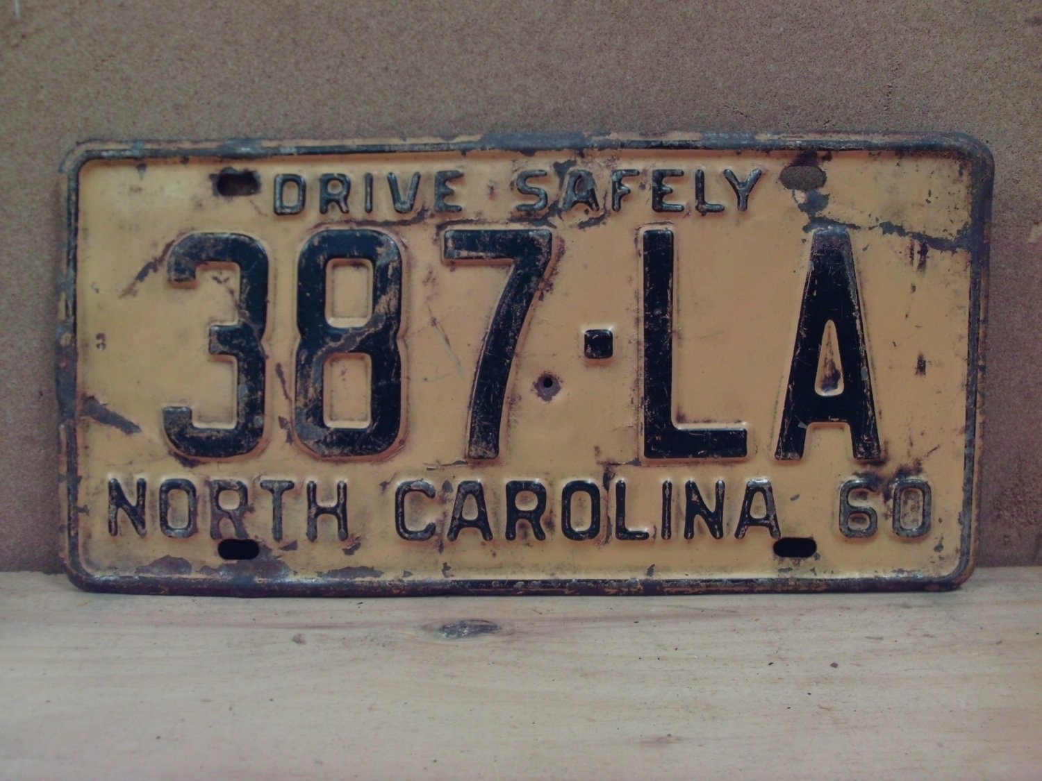 1960 North Carolina Transporter License Plate NC 387-LA NCC2