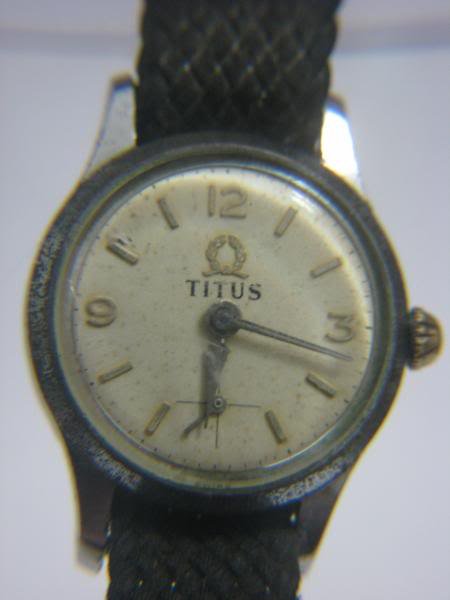 VINTAGE TITUS LADIES 17 JEWELS ADJUSTED WATCH SWISS
