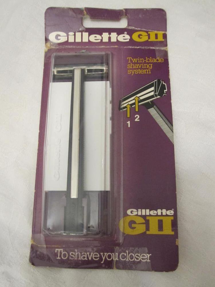 VINTAGE 1979 GILLETTE GII G2 TWIN BLADE RAZOR IN ORIGINAL BOX MADE IN ...