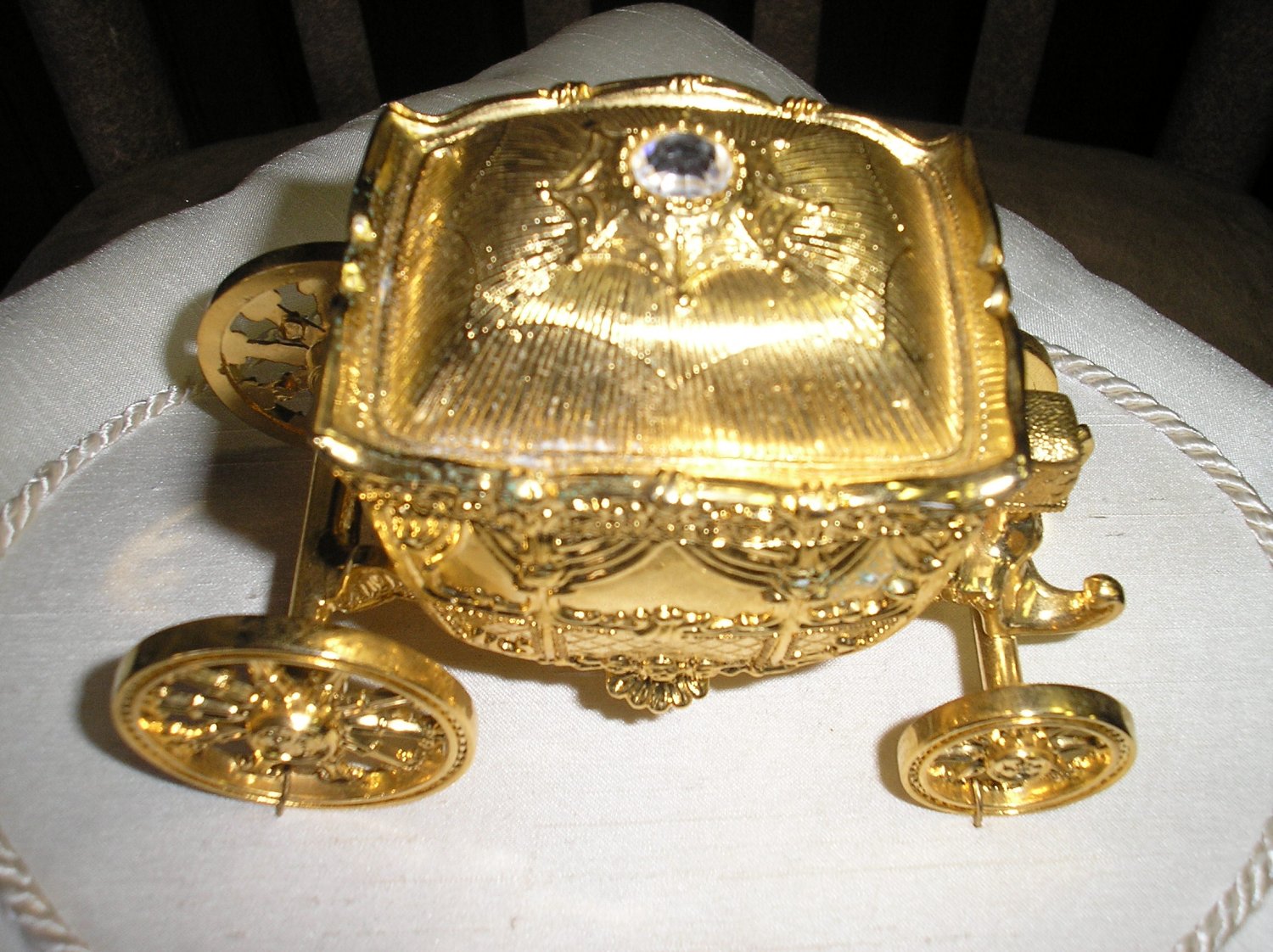 CINDERELLA CARRIAGE PUMPKIN COACH WEDDING RING BOX ON TASSELED RING ...