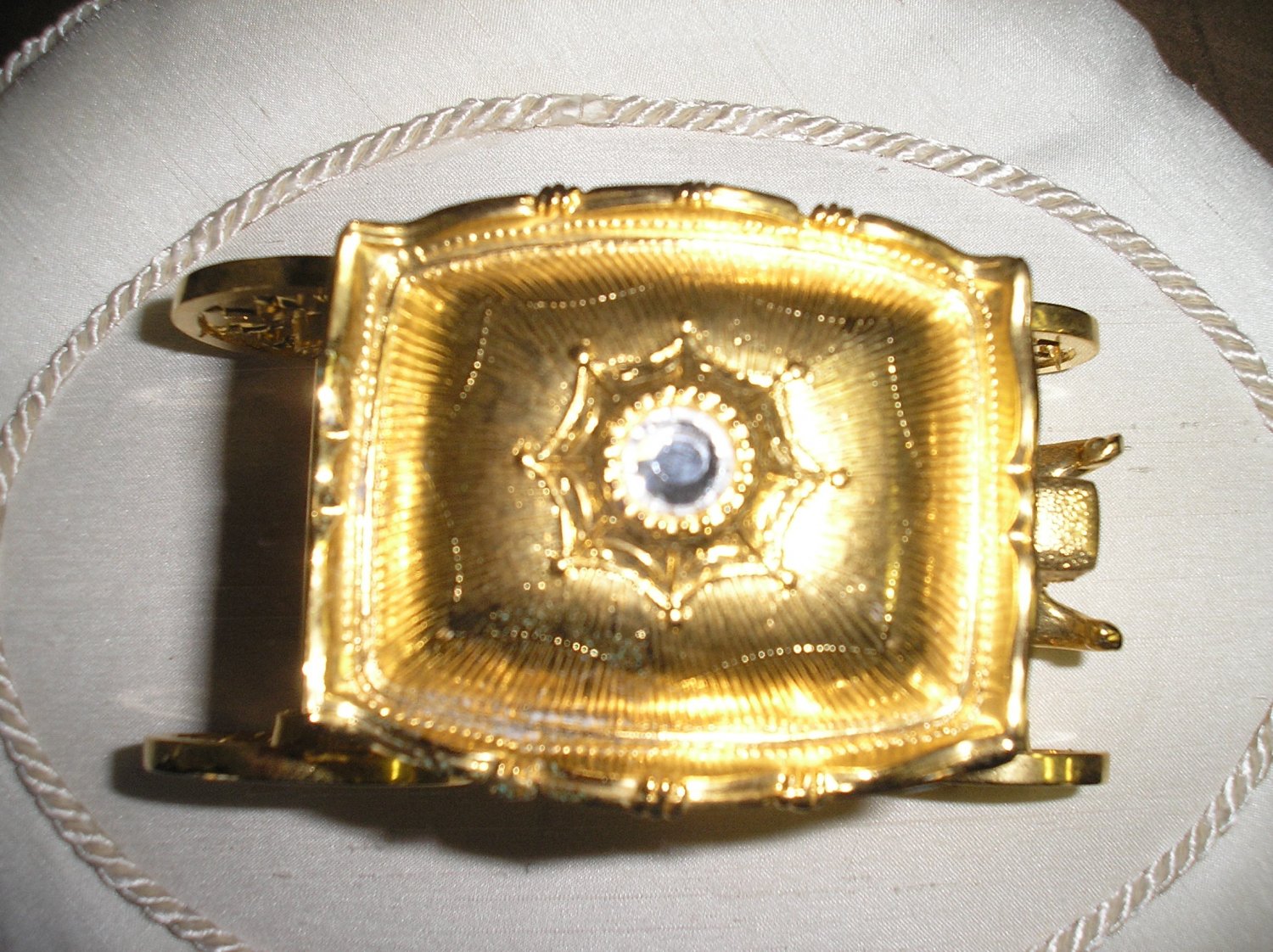 CINDERELLA CARRIAGE PUMPKIN COACH WEDDING RING BOX ON TASSELED RING ...