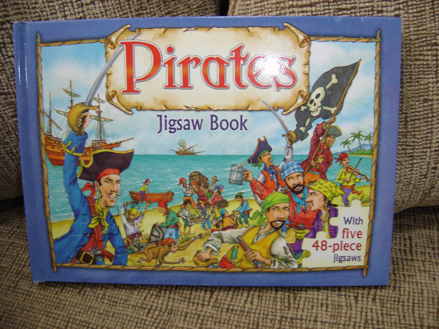 PIRATES JIGSAW BOOK with FIVE 48-PIECE JIGSAWS by THE FIVE MILE PRESS!!