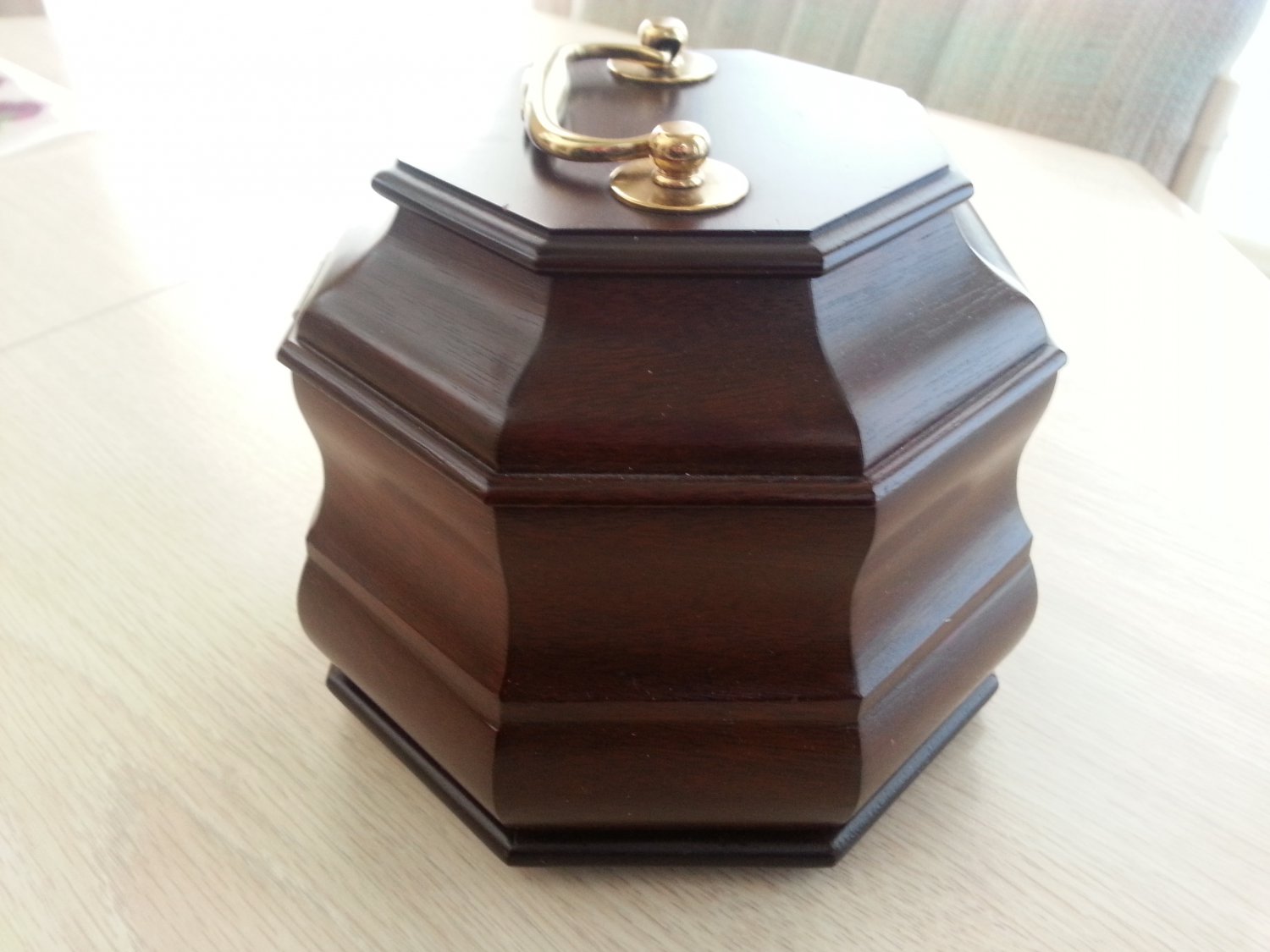 Virginia Metal Crafters Colonial Williamsburg Octagonal Mahogany Tea ...