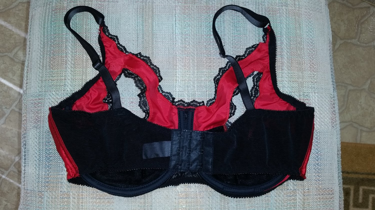 Frederick's of Hollywood Open Cup Nippleless Underwire Open Tip Bra w ...