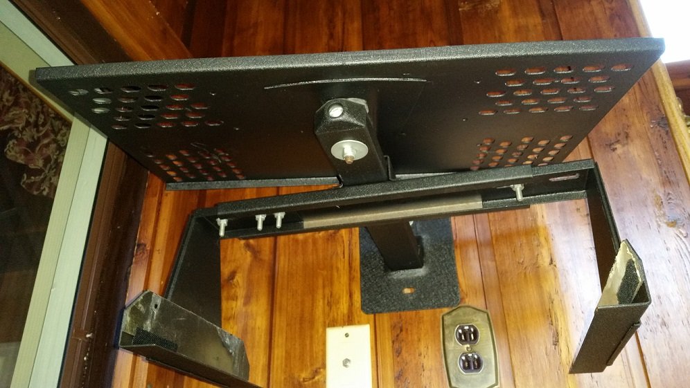 LUCASEY MFG. 1700 CRT TV Wall Mount with VCRU1420 Accessory Shelf!