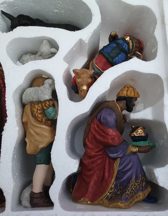 Kirkland Signature 13-Piece Porcelain Nativity Set #75177 - NO CRECHE