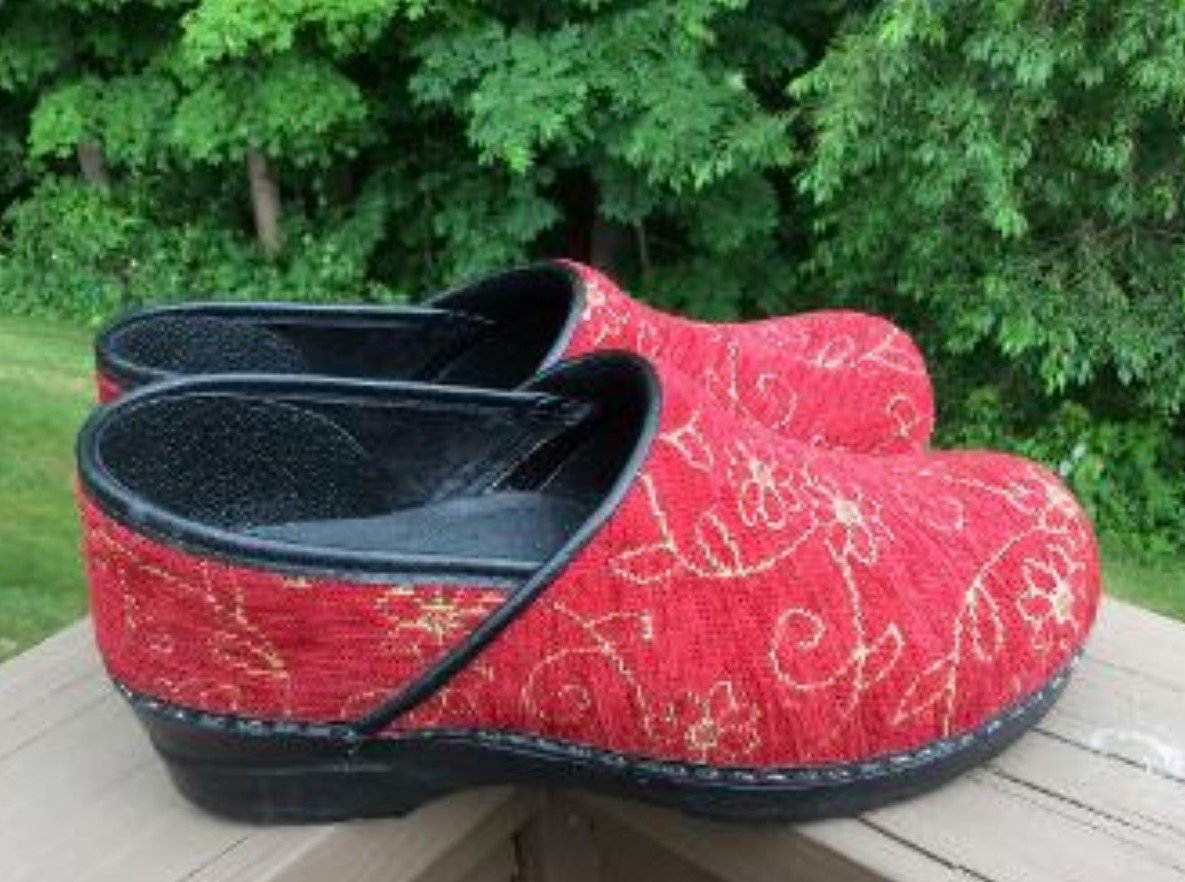 Dansko Red Brocade Tapestry Embroidered Clogs - Burgandy/Gold Floral ...