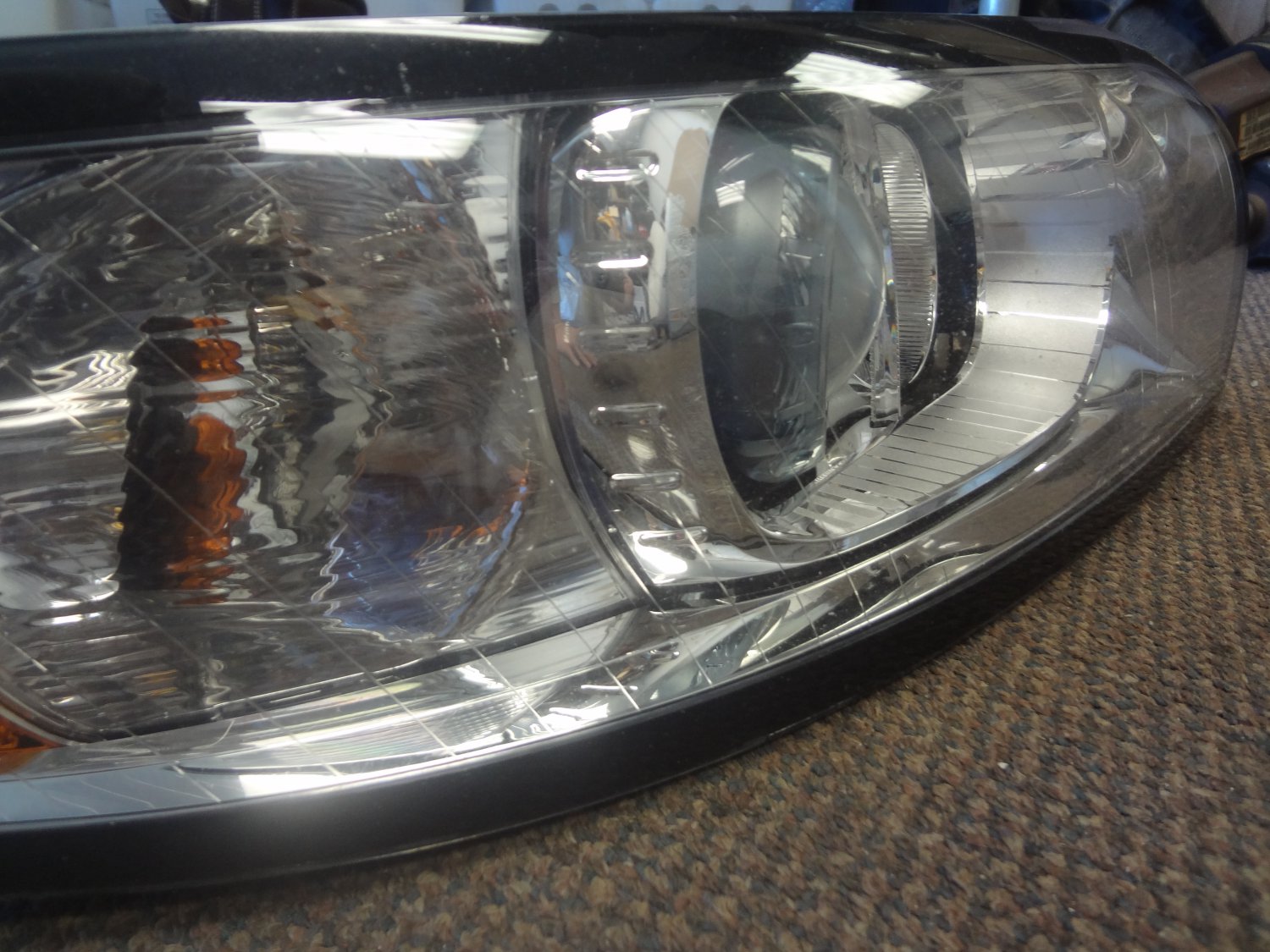 VOLVO 2008-2012 S40/V50 RH XENON Gas Discharge HID Headlight 31265793