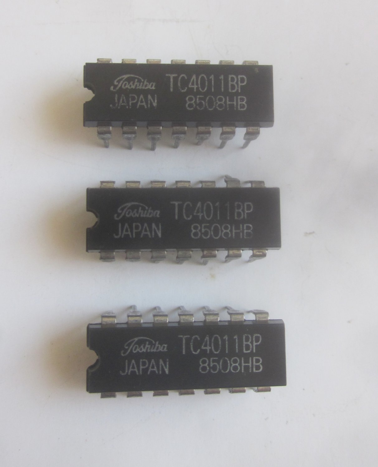 Lot of 3 pcs - TC4011BP 8508HB Original Toshiba Integrated Circuit ...