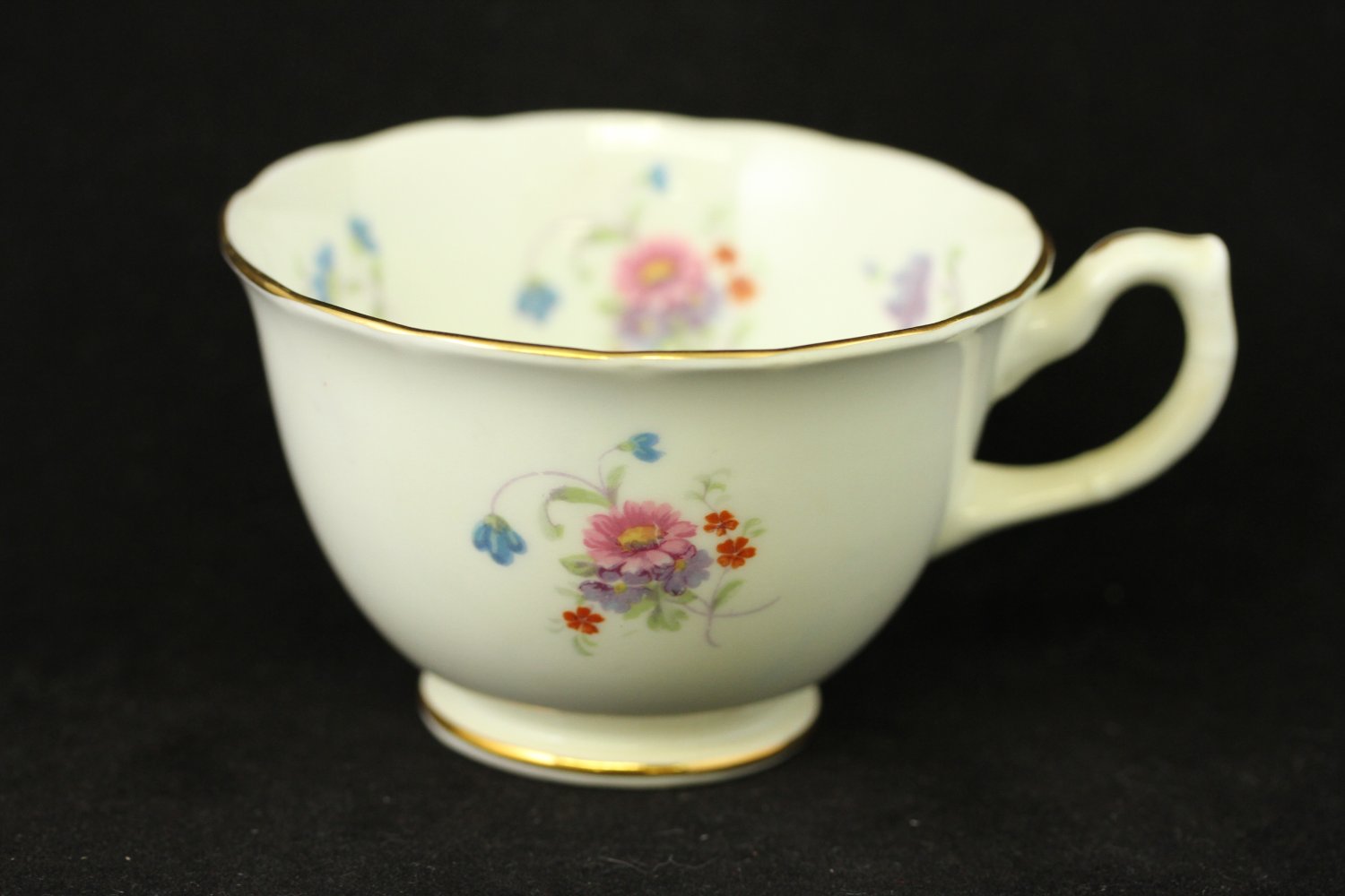 Hammersley & Co Bone China Cup pattern 6072 England